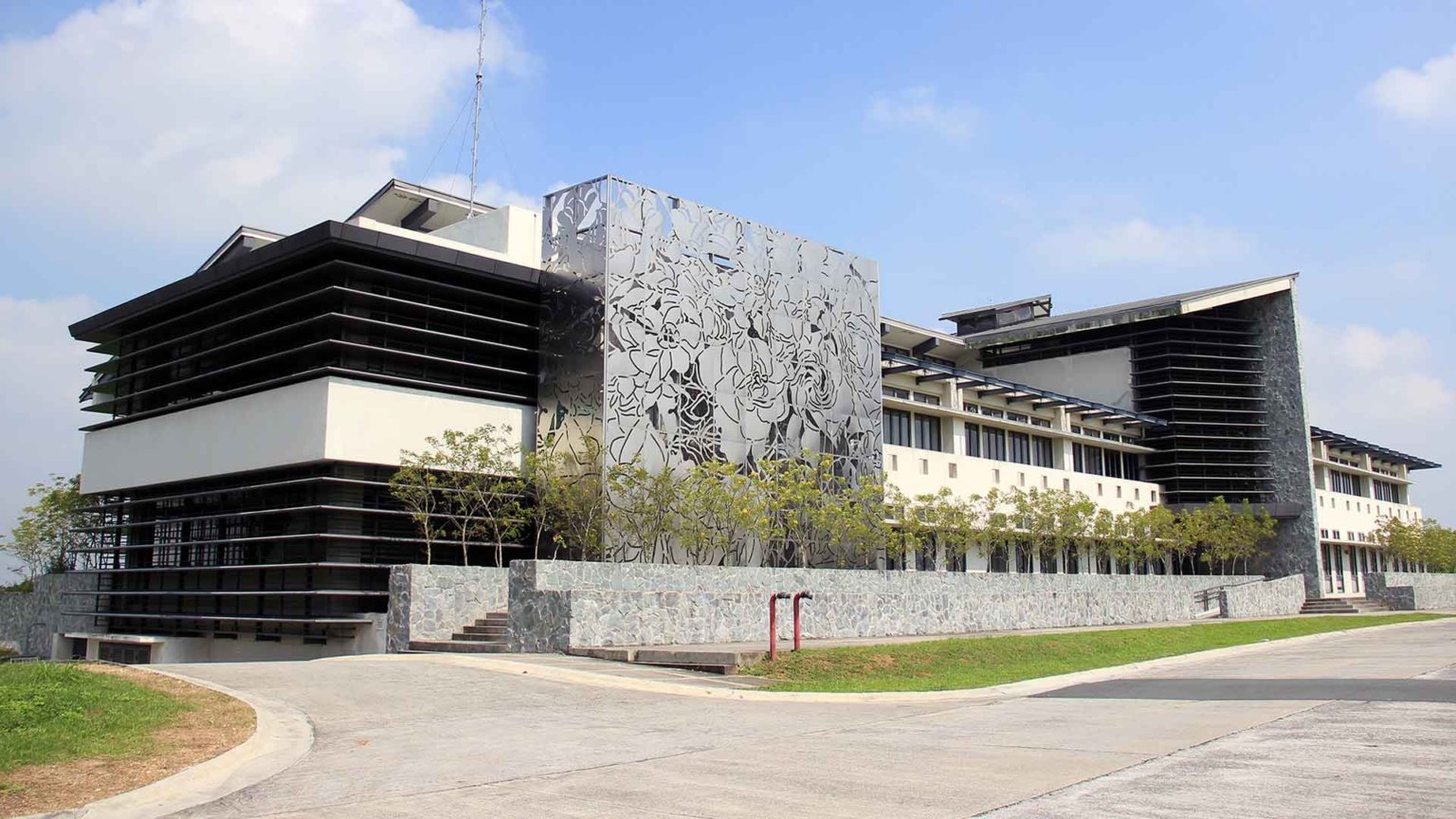 New Rizal Library, Ateneo de Manila University – SPCastro, Inc.